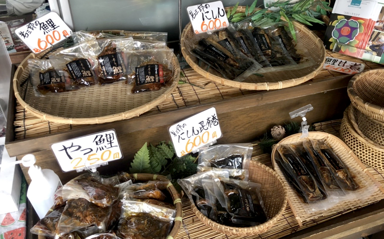 地域の名物にウグイの唐揚げ!? – 山形県尾花沢市・岩三郎(森山養魚場) - 日本ウグイ協会